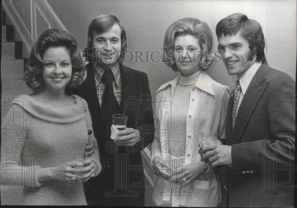 1974 Press Photo Mrs. Robert Shook & others at party, Birmingham, Alab ...