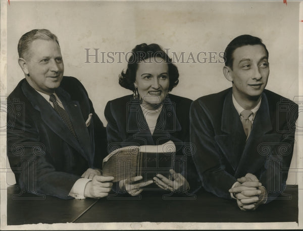 1954 Press Photo Cast Members and Director of the Circle Players ...