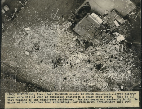 1957 Press Photo Remains of home after an explosion in Huntsville, Ala ...