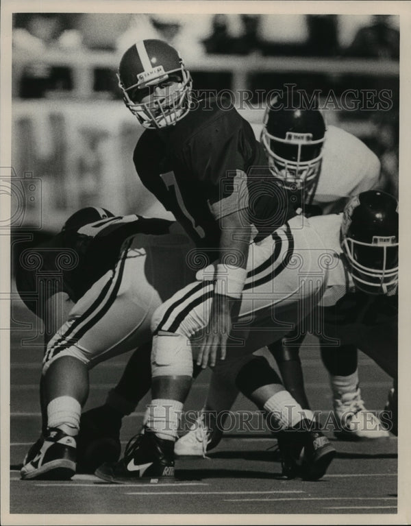 1989 Press Photo Alabama's quarterback Jeff Dunn in game against Miss ...