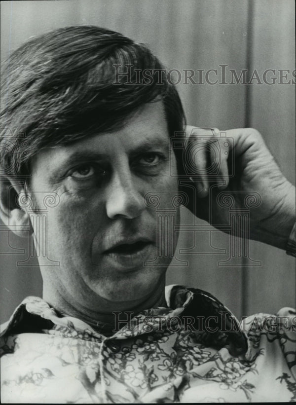 1977 Press Photo Alabama-Auburn football, Doug Barfield. - abns01001 ...