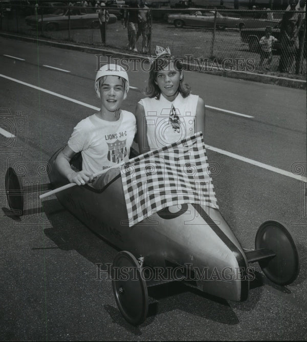 1969 Press Photo Birmingham Soap Box Derby - Bill Burrus and Donna Har ...