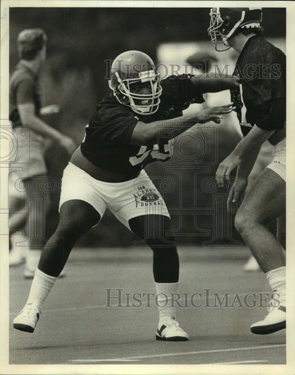 1986 Press Photo Alabama Football Player Wyatt during freshman practic ...