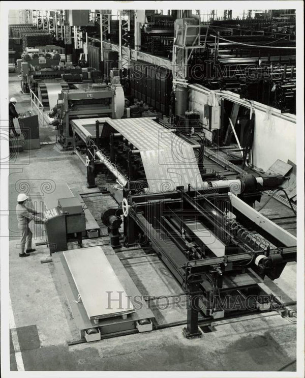1979 Press Photo Ryerson processing line converts coils to flat sheets ...