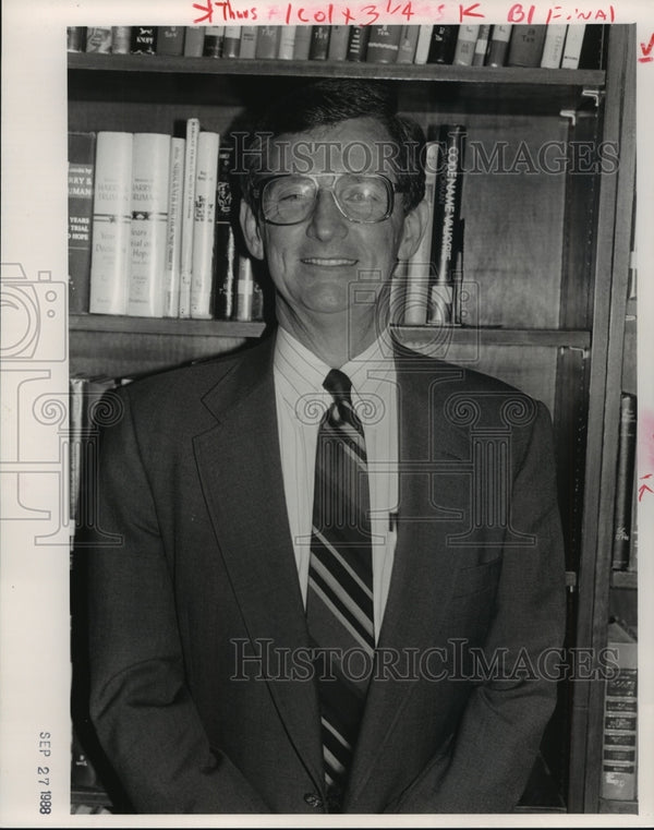 1988 Press Photo John L. Balentine, Scottsboro Schools Superintendent ...