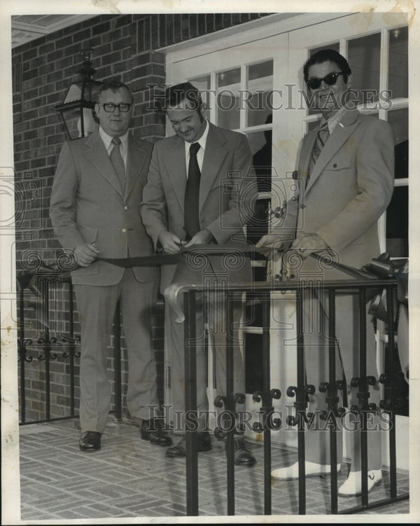 Press Photo Hayse McGahey, Lavell Jackson, Ed Neely Cut Ceremonial ...