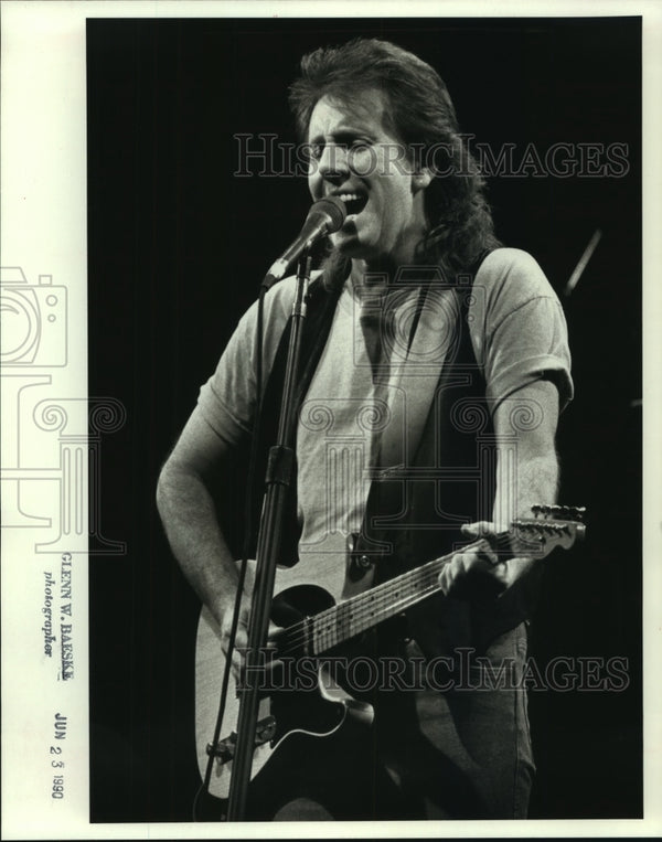 1990 Press Photo Graham Nash, Musician, Singing - ahta03035 - Historic ...