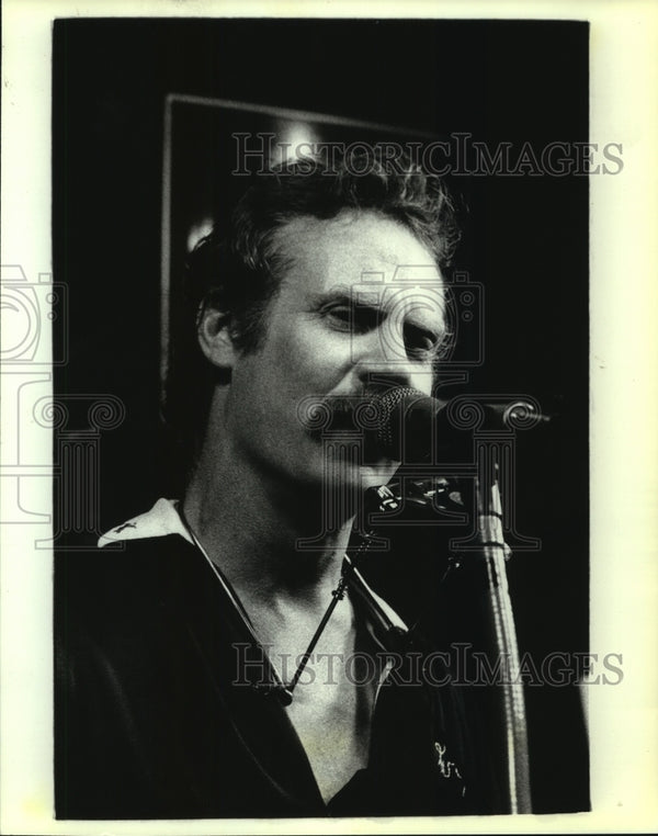 1989 Press Photo Gary Vincent, Nashville-Based Troubadour, in ...