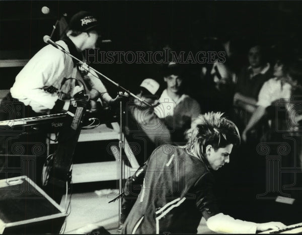1986 Press Photo Club MTV Information Society performance, Alabama ...