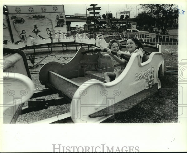 1992 Press Photo Children on an amusement ride at Family Days, Conde ...