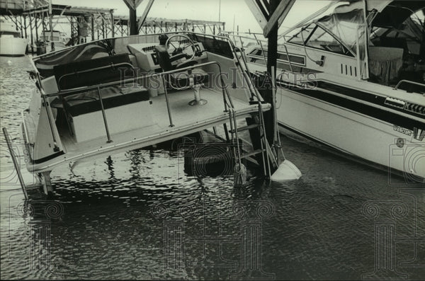 1985 Press Photo Damage to Boat at Dauphin Island after Hurricane Elena ...