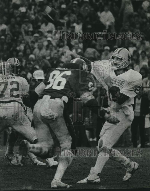 1987 Press Photo Leon Seals on Field With Opponent, Senior Bowl, _x005F ...