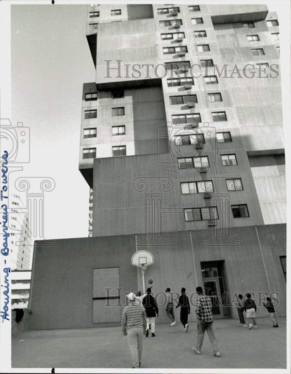 1990 Press Photo Youth play Basketball at Bayview Towers in Stamford ...