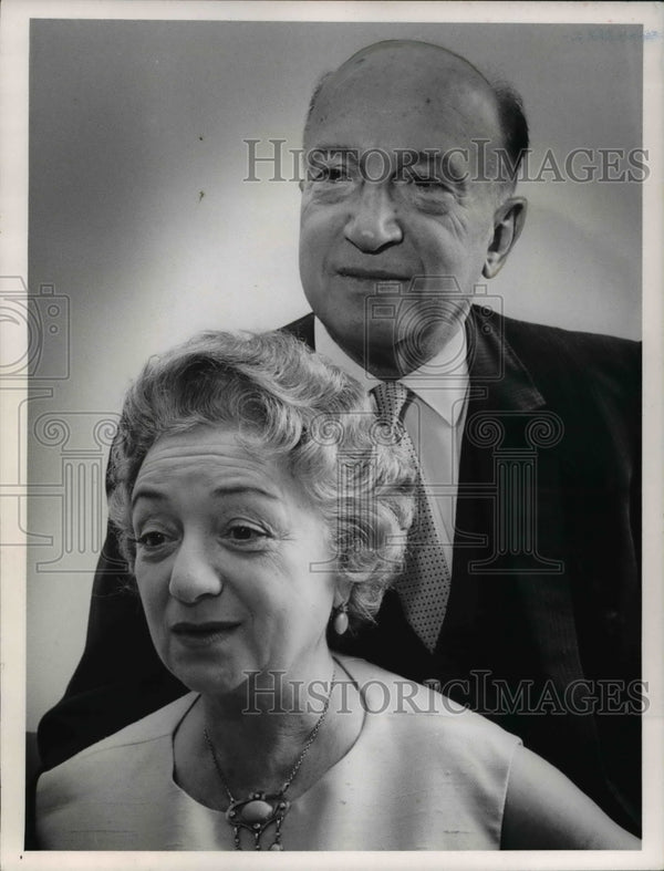 1963 Press Photo Actress Molly Picon with Husband Jacob Kalich ...