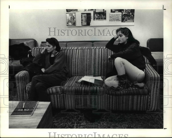 1991 Press Photo Hot line trainee group, Elizabeth Winston & Wendy ...