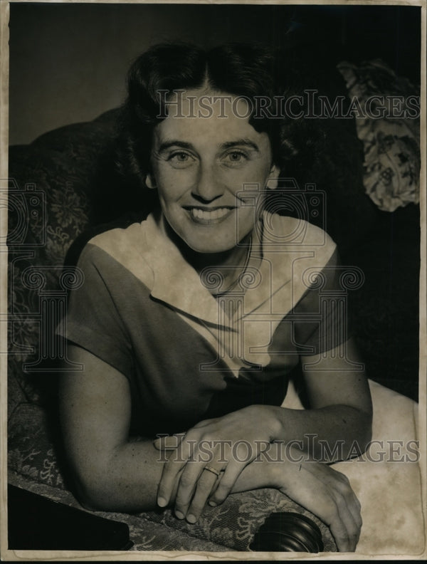 1951 Press Photo Mrs. Charles Vanik - Historic Images
