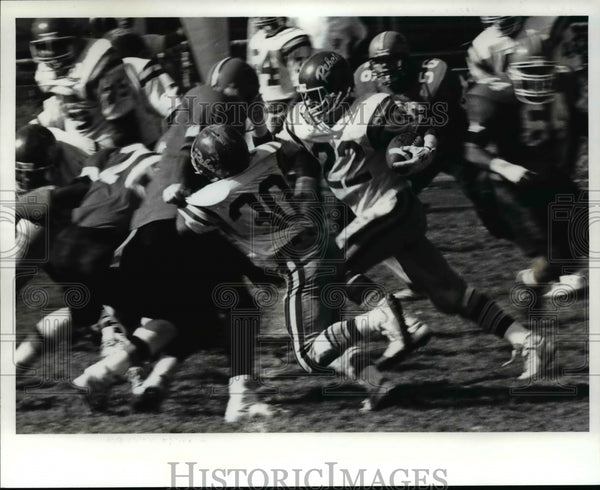 1989 Press Photo David Turner, of John Adams breaks off a 99yds ...