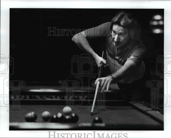 Press Photo David Howard puts muschle on his break during the ...