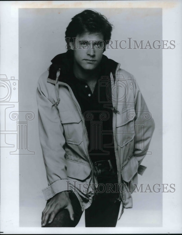 Press Photo John James stars in Promises, Promises play - Historic Images