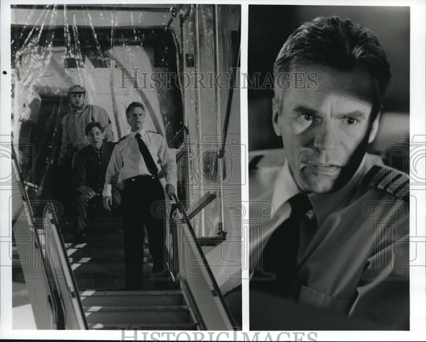 Press Photo Richard Dean Anderson, Stephen Godwin in Pandora's Clock ...