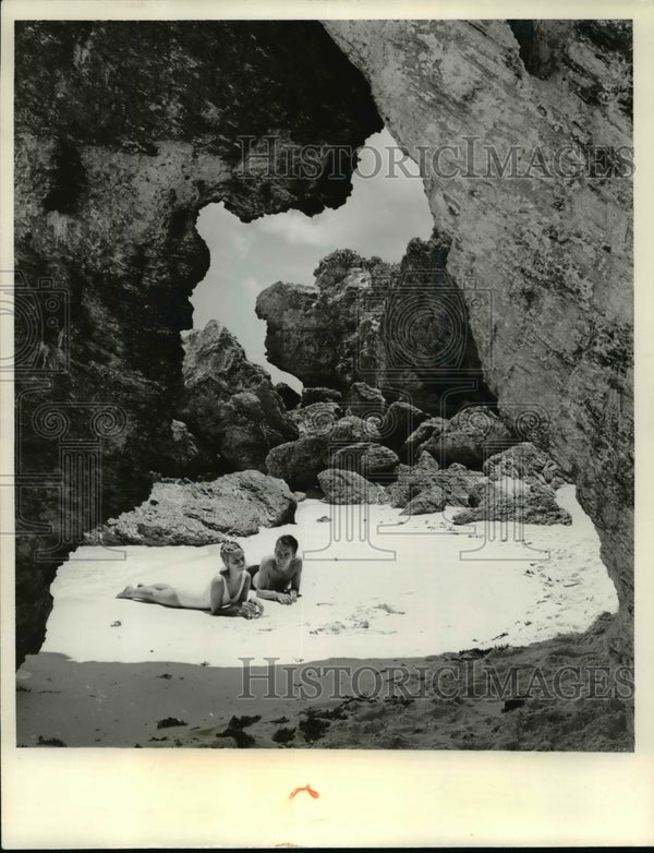 1964 Press Photo Natural Arch ad the Mid-Ocean Club in Bermuda ...
