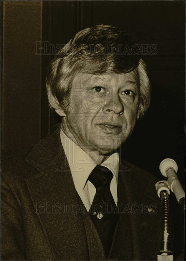 Press Photo Casmer P. Ogonowski - dfpd33859 - Historic Images