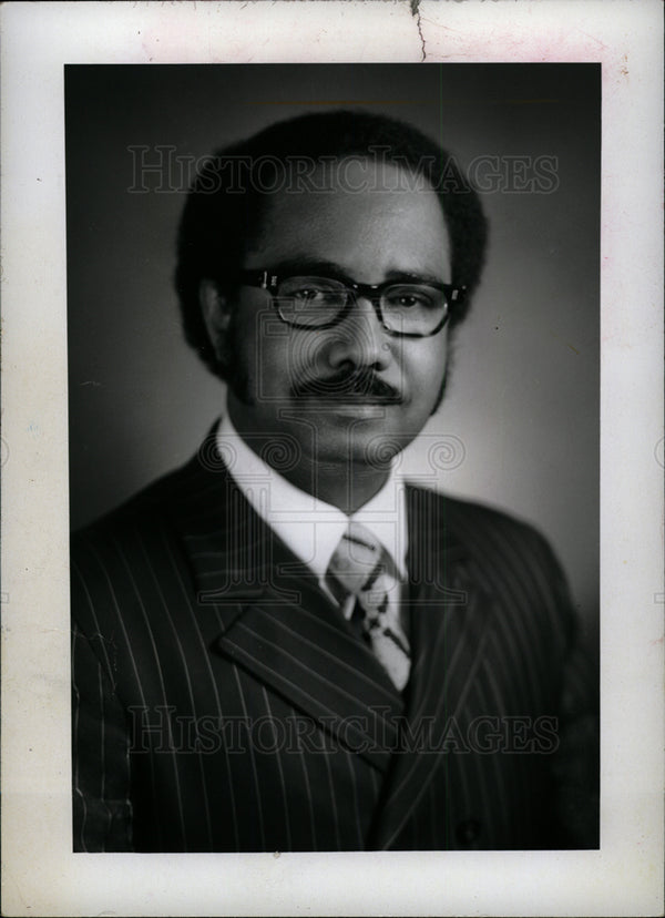1977 Press Photo Louis F. Simmons Jr. - dfpd39081 - Historic Images