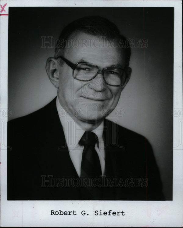 1989 Press Photo Robert Siefert - dfpd39869 - Historic Images