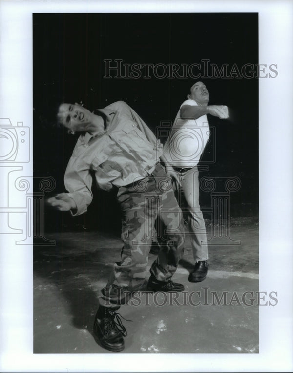 1999 Press Photo George Parker and Drake Simpson in scene from "Roberto ...
