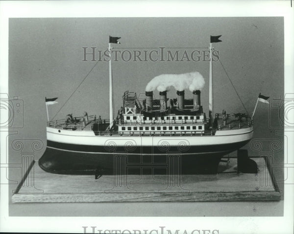1986 Press Photo "A Ocean Steamer" Toy on Display at Railroad Museum in ...
