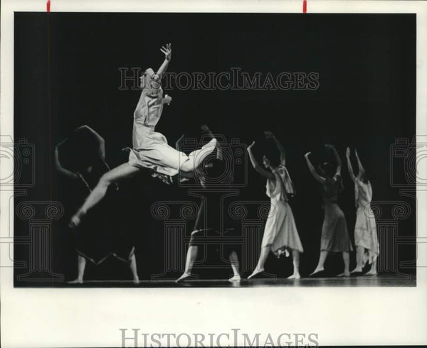 1986 Press Photo Roberta Stokes Dancer Kathy Garrett Performing "Las I ...