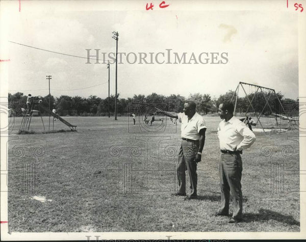 1965 Press Photo H.D. Lewis and Louis Rachal look over Tuffly Park in ...
