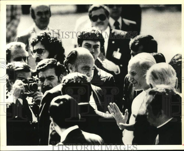 1979 Press Photo President Portillo, dignitaries greet Pope John Paul ...