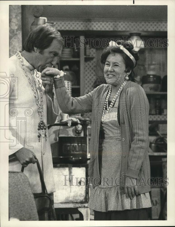 1977 Press Photo Jay Robinson, Edie McClurg on "The Kallikaks ...