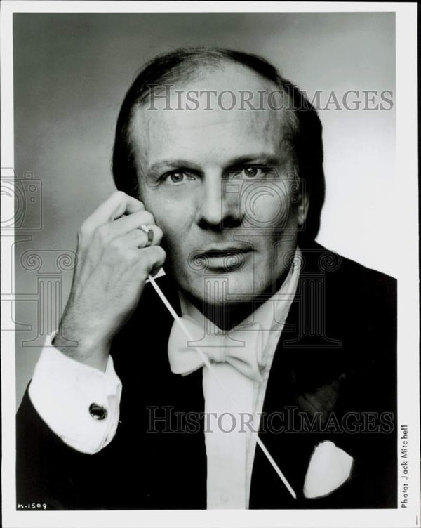 1990 Press Photo Conductor Zdenek Macal - hcq45570 - Historic Images