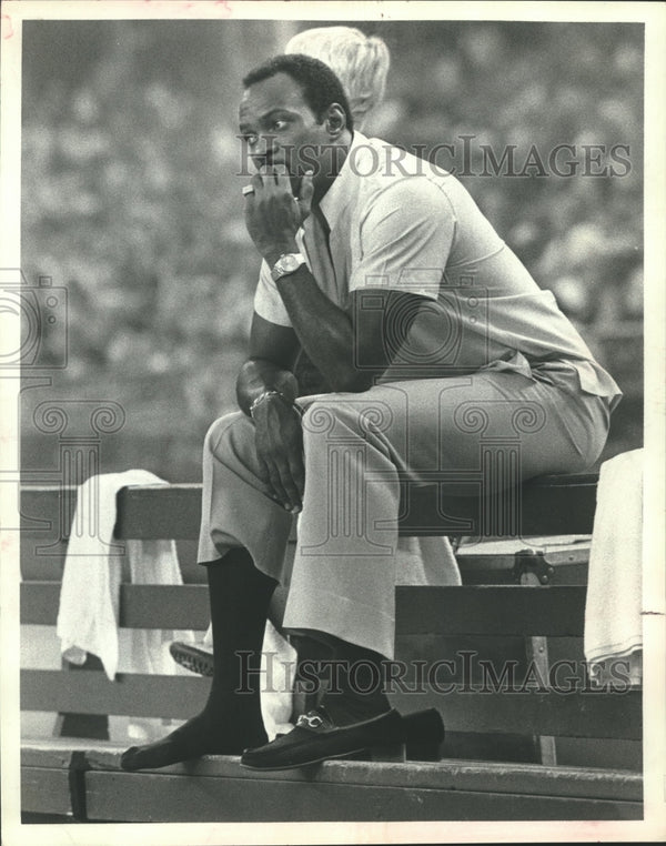 1982 Press Photo Kenny Burrough, Houston Oilers Football Player on ...
