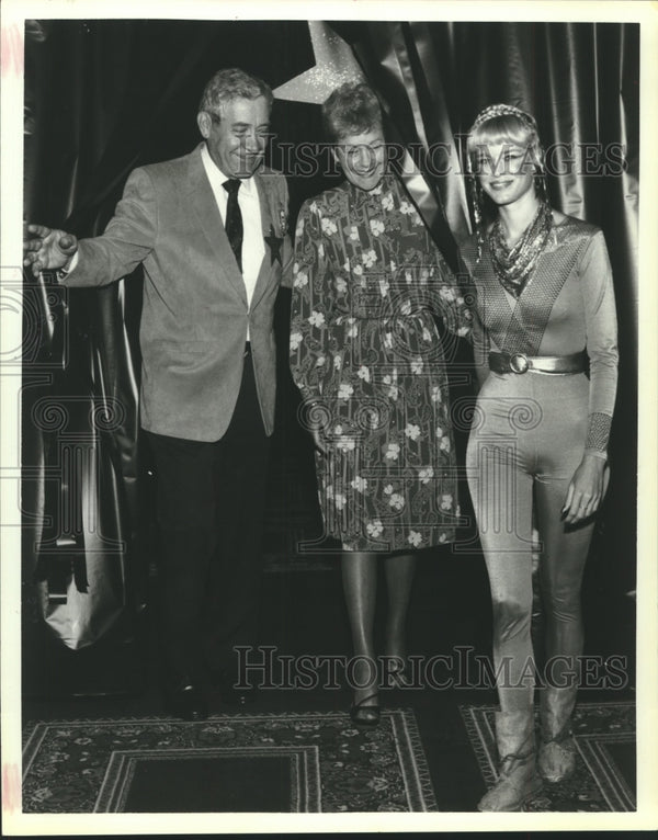 1984 Press Photo Bruce and Sue Conway at Bluebonnet Bowl with Sandi ...