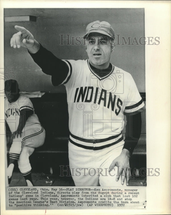 1972 Press Photo Cleveland Indians manager Ken Aspromonte directs from ...
