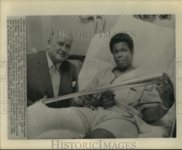 1970 Press Photo AL President Joe Cronin presents Rod Carew 1969 ...