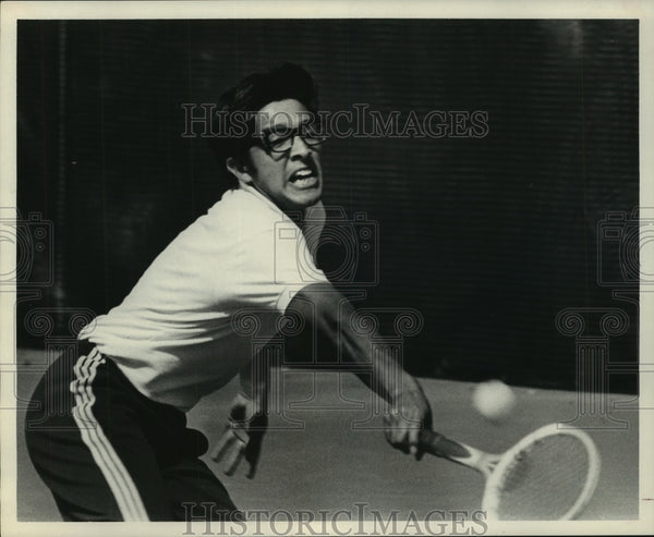 1971 Press Photo Tennis player Robert Chavez of Corpus Christi ...