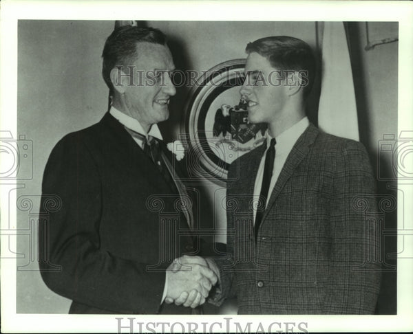 1989 Press Photo Richmond Flowers Sr., Richard Flowers Jr. subjects of ...