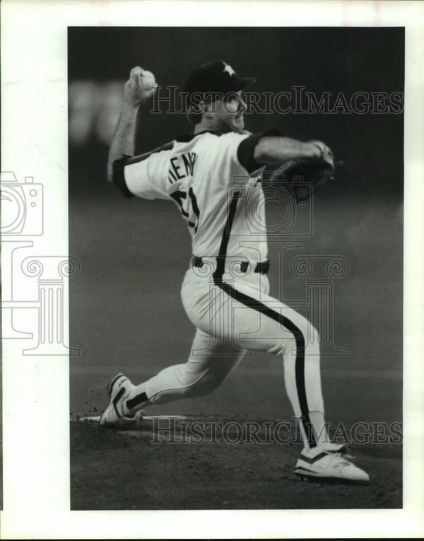 1992 Press Photo Houston Astros' Butch Henry delivers pitch against San ...