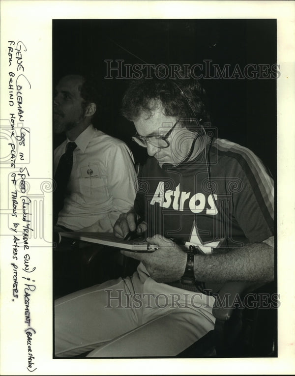 1984 Press Photo Astros' Gene Coleman logs pitches speed/location ...