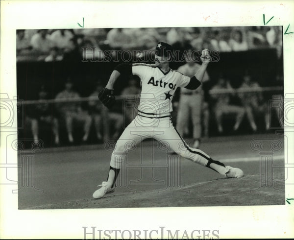 1988 Press Photo Houston Astros' pitcher Bob Knepper delivers a pitch ...