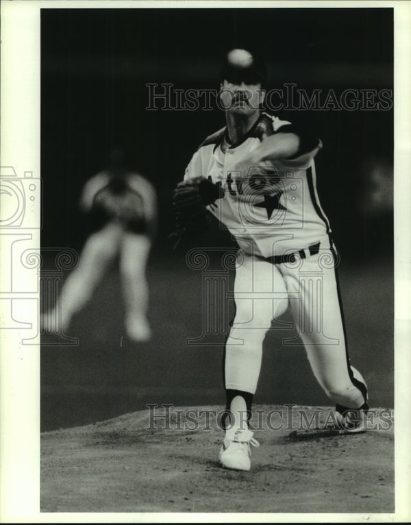 1989 Press Photo Houston Astros' pitcher Bob Knepper delivers a pitch ...