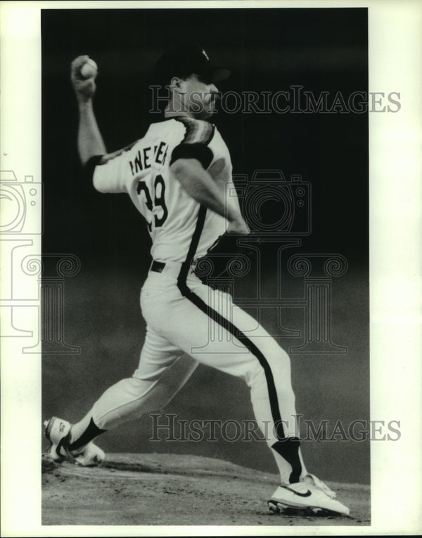 1989 Press Photo Houston Astros' pitcher Bob Knepper prepares to ...