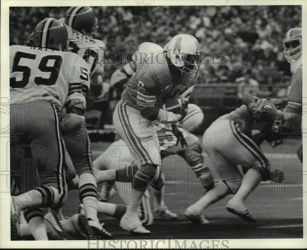 1976 Press Photo Oilers' Don Hardeman scores TD against Browns in 1st ...