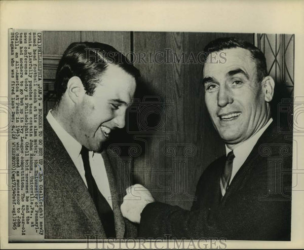 1965 Press Photo New Bob Odell jokes with Penn captain John Hannum ...
