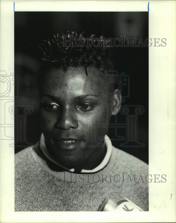 1988 Press Photo Track star Carl Lewis sports new hairstyle - hcs14431 ...