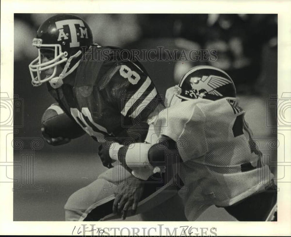 1982 Press Photo Texas A&M's Tony Slaton tackled by Rice's Wayneard Ne ...